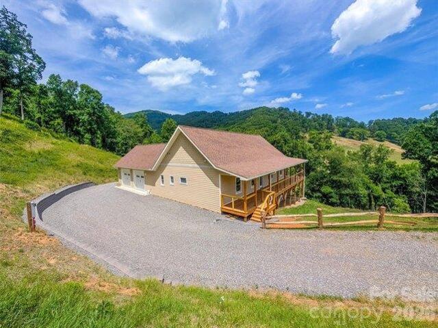 4 bedroom, Burnsville NC 28714 104908987