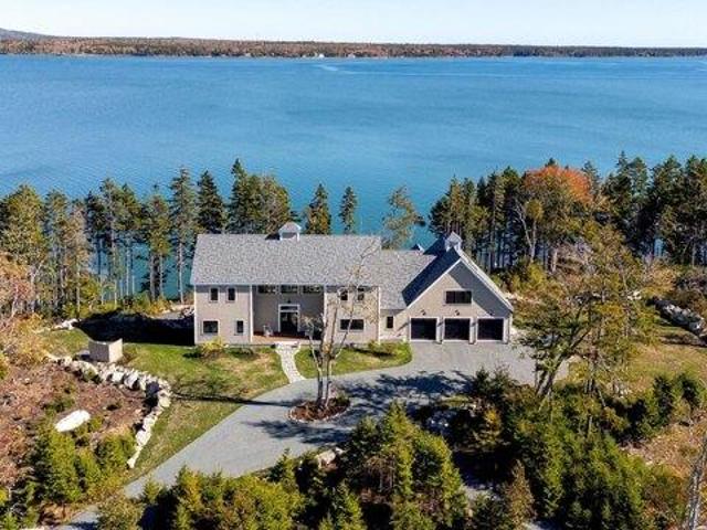 4 bedroom, Gouldsboro ME 04624 102279279