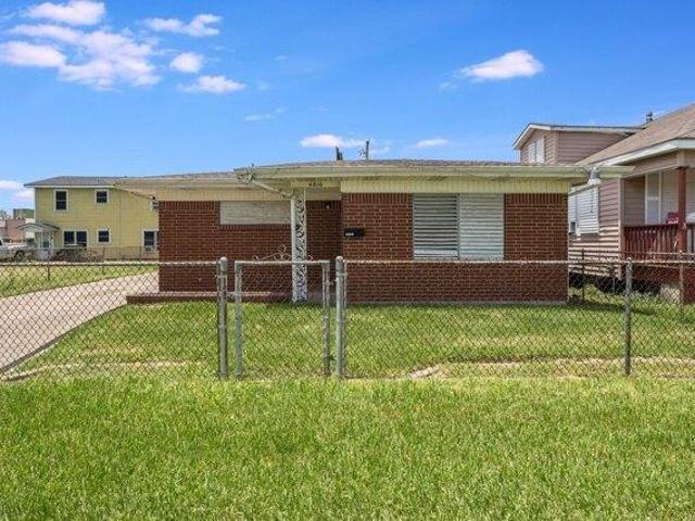 4 bedroom, Galveston TX 77551 LS94156904