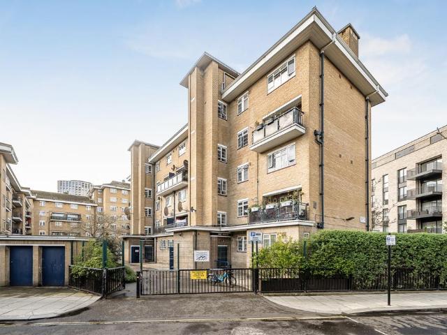 4 bedroom garages for sale