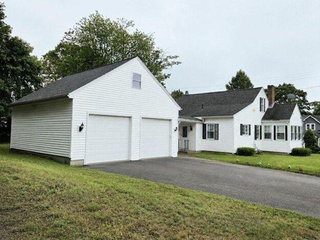 4 bedroom, Gardner MA 01440 105140699