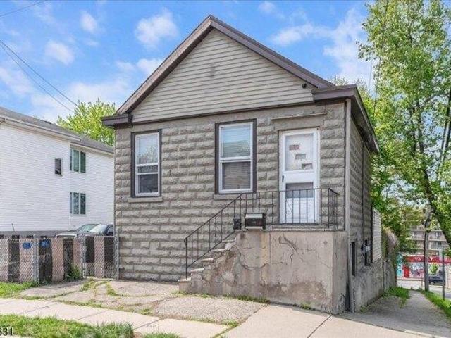 4 bedroom, Garfield NJ 07026 102729263