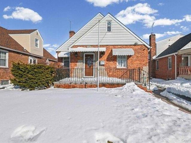 4 bedroom, Glen Oaks NY 11004 LS101800321