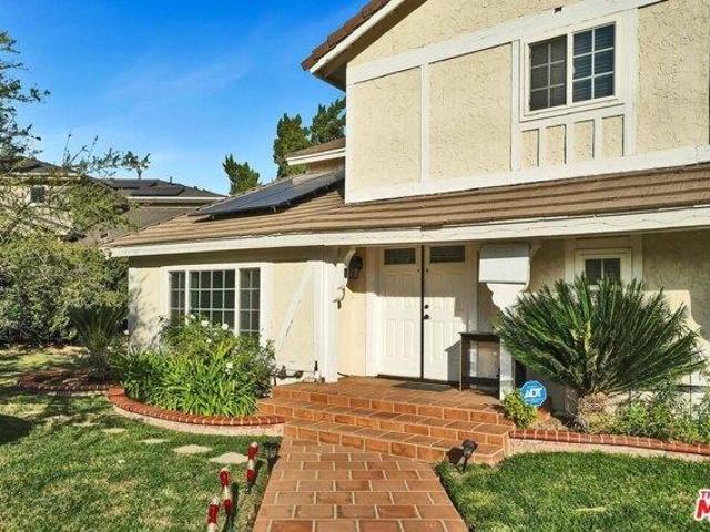 4 bedroom, Granada Hills CA 91344 88944744