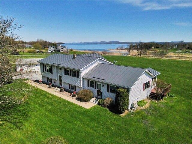 4 bedroom, Grand Isle VT 05458 LS102156410