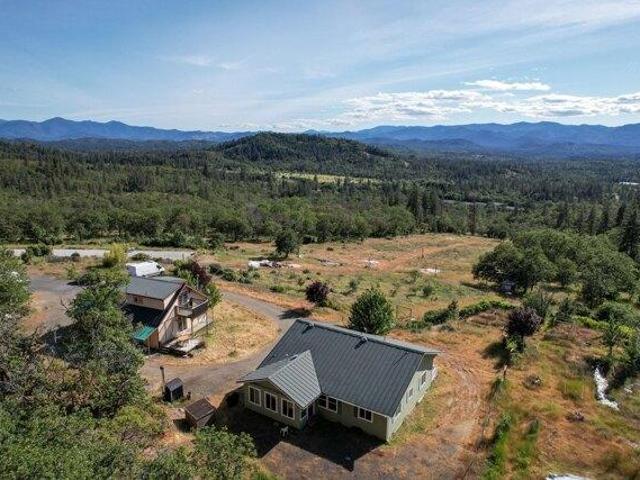 4 bedroom, Grants Pass OR 97526 LS89076129