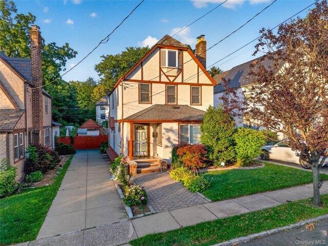 4 bedroom, Great Neck NY 11020 104909683