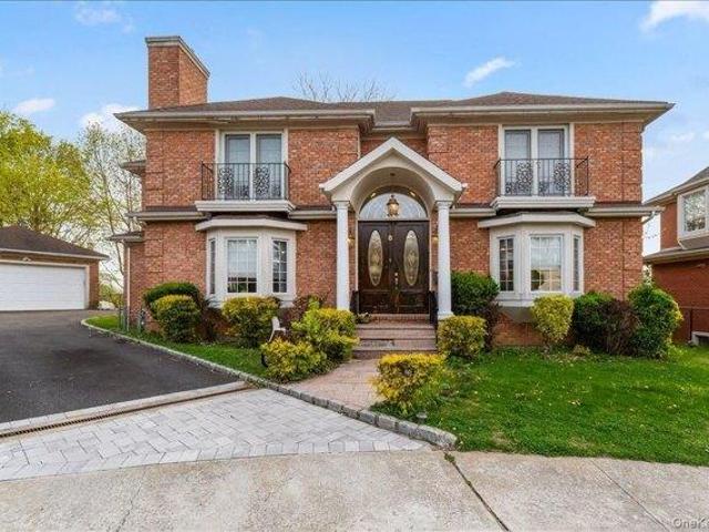 4 bedroom, Great Neck NY 11024 101747625