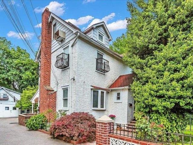 4 bedroom, Great Neck NY 11024 102565772