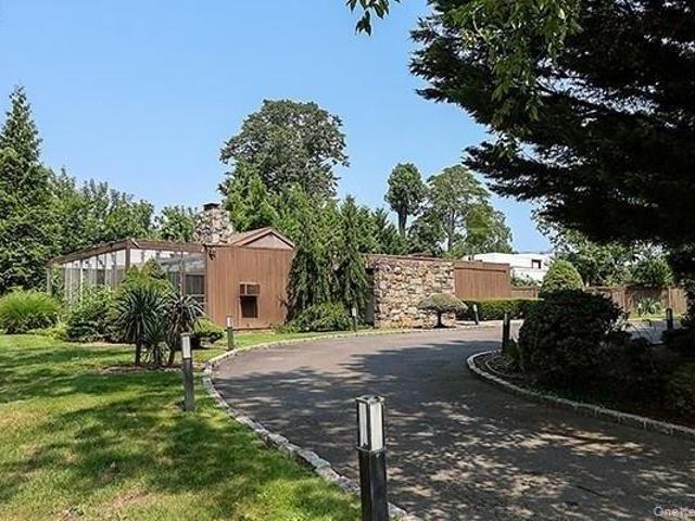 4 bedroom, Great Neck NY 11024 LS101800730