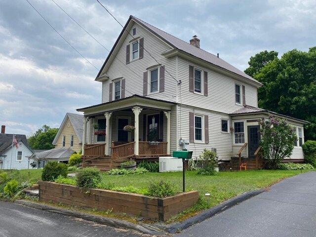 4 bedroom, Greenville ME 04441 104692227