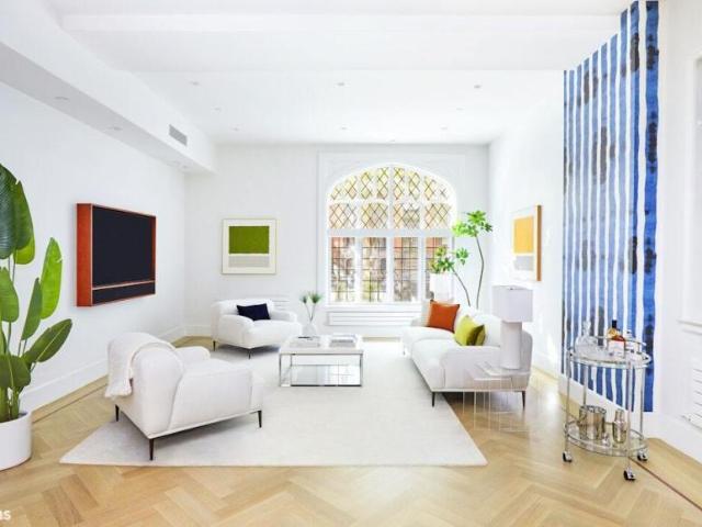 4 bedroom, Greenpoint NY 95694471