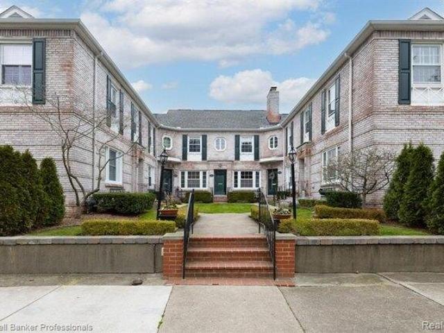 4 bedroom, Grosse Pointe MI 48230 LS92952161