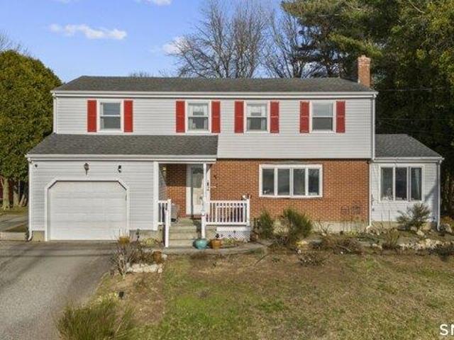 4 bedroom, Groton CT 06340 102446393