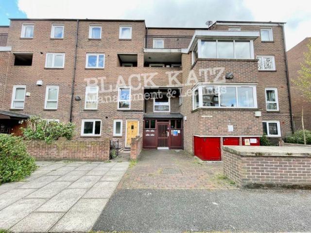 4 bedroom ground maisonette to rent