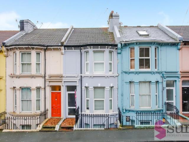 4 bedroom ground maisonette to rent