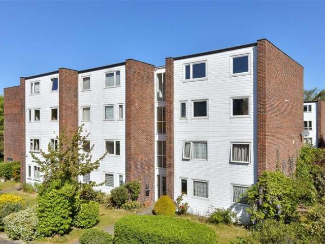 4 Bedroom Ground Flat