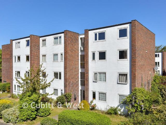 4 bedroom ground flat for sale