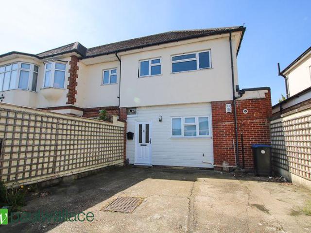 4 bedroom ground flat for sale