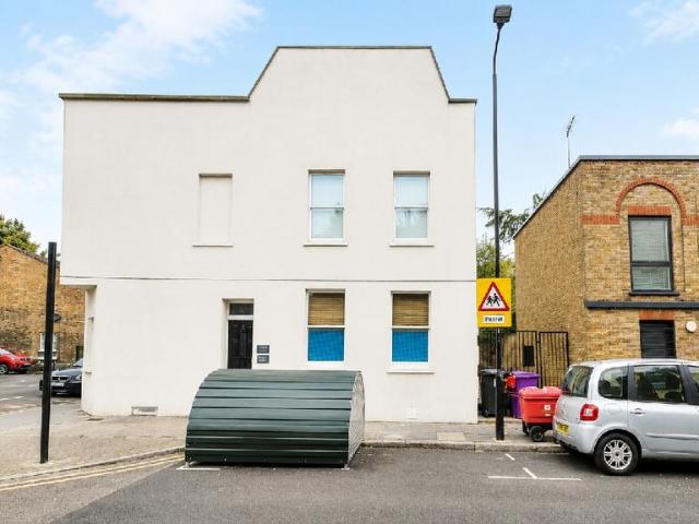 3 bedroom ground flat for sale