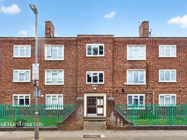4 bedroom ground flat for sale