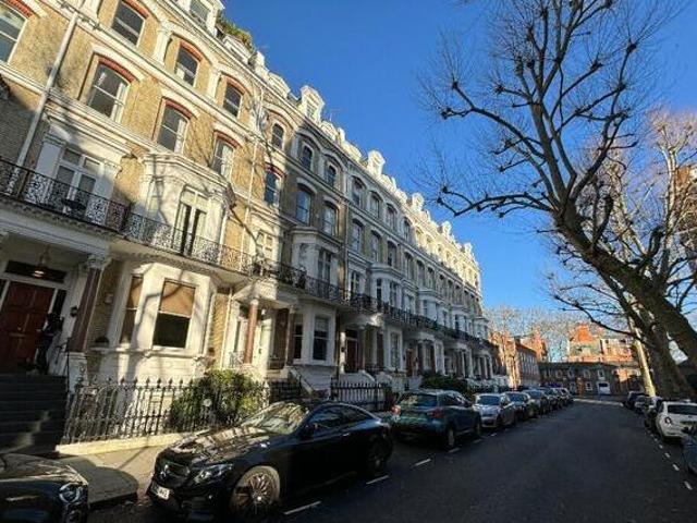 4 Bedroom Ground Floor Maisonette For Sale In London