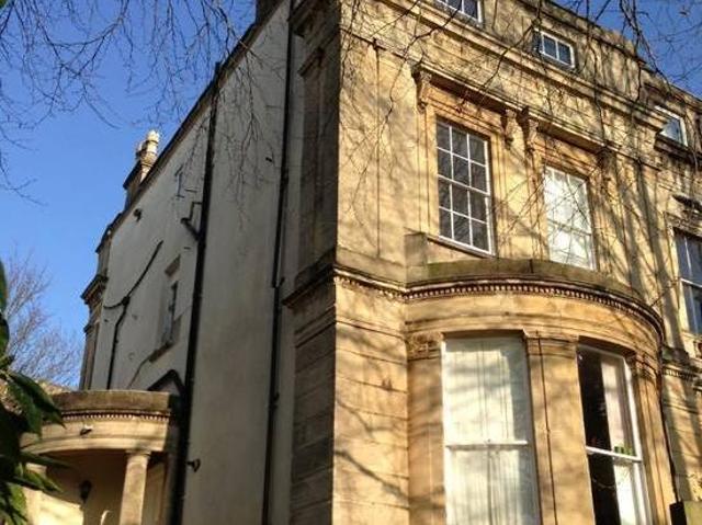 4 bedroom ground floor flat for rent in Cotham Road Bristol BS6
