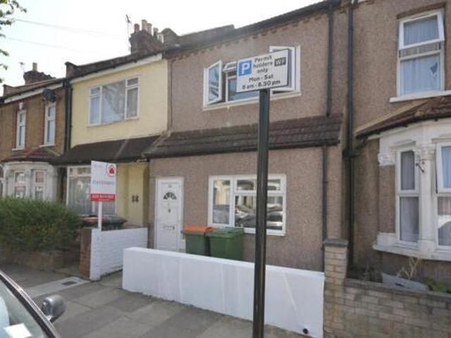 4 Bedroom Ground Floor Flat For Rent In East Ham, London