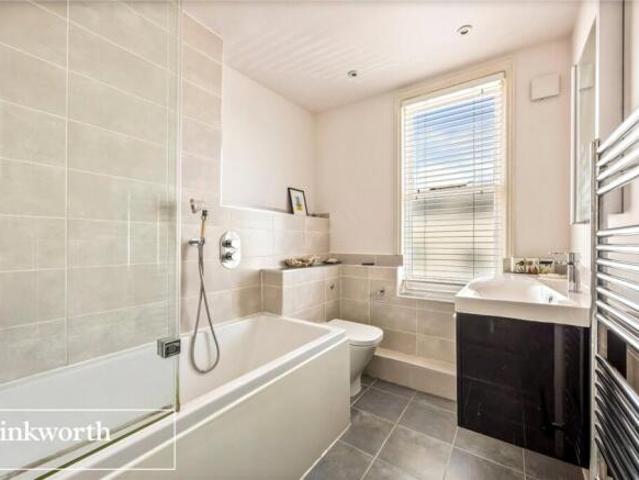 4 bedroom ground floor flat for sale in Sussex Square, Brighton, East Sussex, BN2