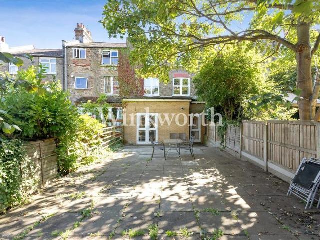 4 bedroom ground floor flat to rent