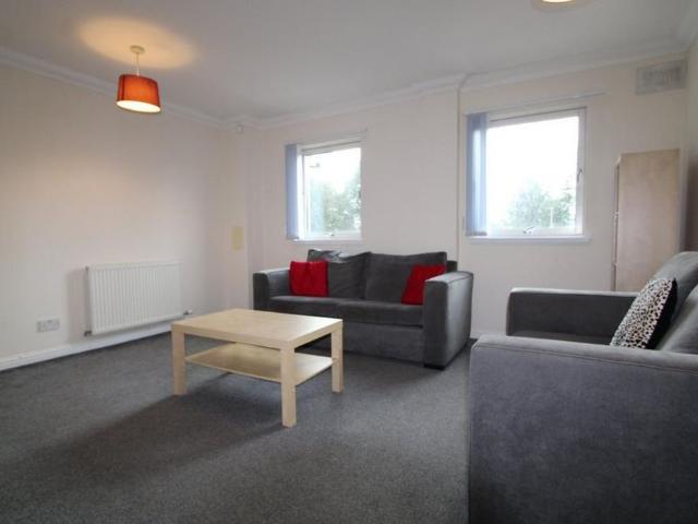 4 bedroom ground floor flat to rent