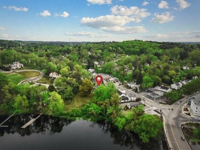 4 bedroom, Groveland MA 01834 102121377