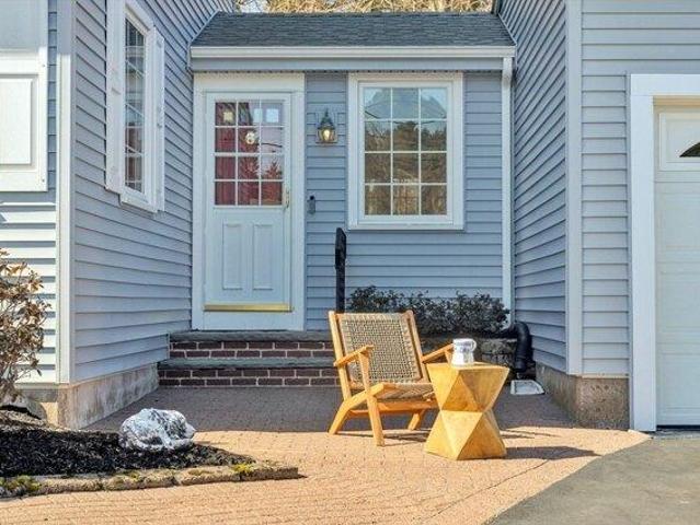 4 bedroom, Groveland MA 01834 102565495