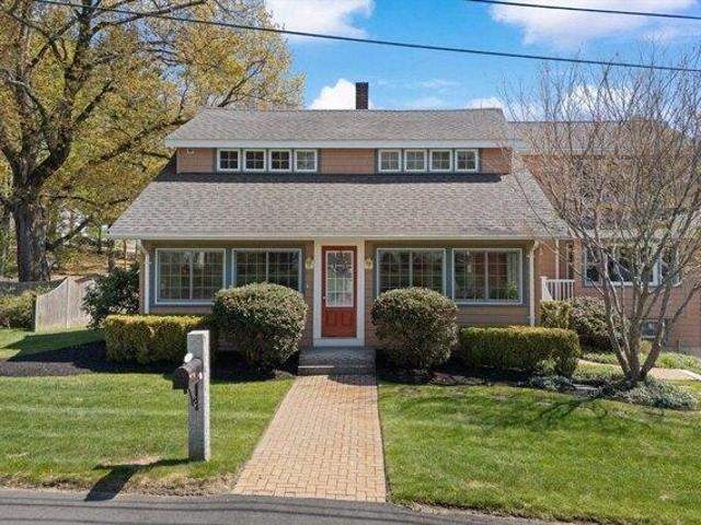 4 bedroom, Groveland MA 01834 105041136