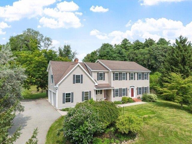 4 bedroom, Groveland MA 01834 105061524