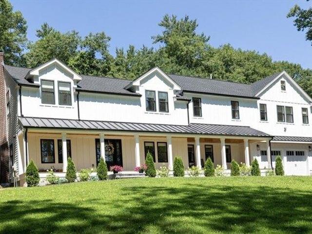 4 bedroom, Dover MA 02030 105059134