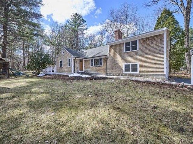 4 bedroom, Dover MA 02030 102445079