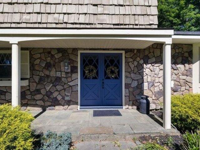 4 bedroom, Dover NH 03820 104043733