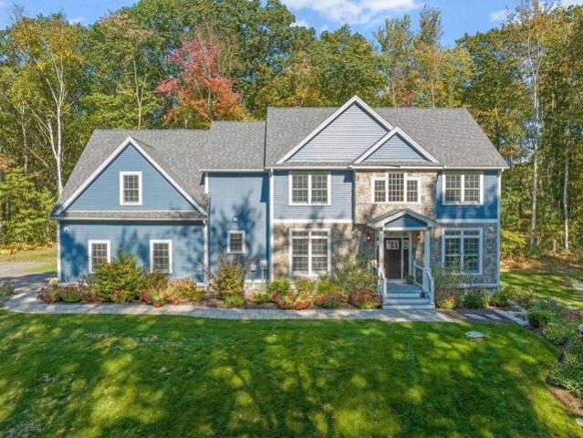 4 bedroom, Dover NH 03820 102373194