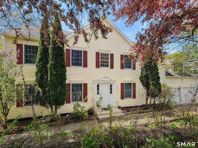 4 bedroom, Danbury CT 06810 104445995