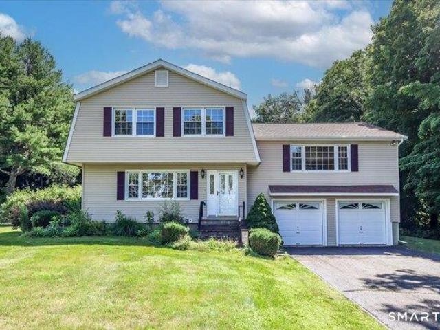 4 bedroom, Danbury CT 06810 104869605