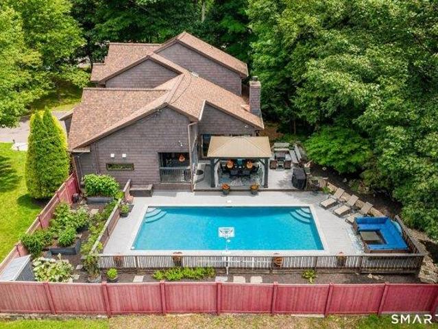 4 bedroom, Danbury CT 06811 105156441