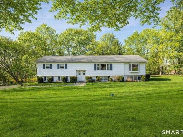 4 bedroom, Danbury CT 06811 LS102256290