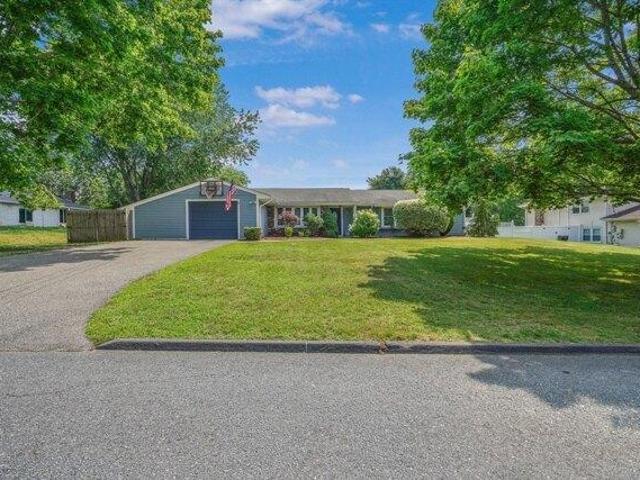 4 bedroom, Dartmouth MA 02747 104477277