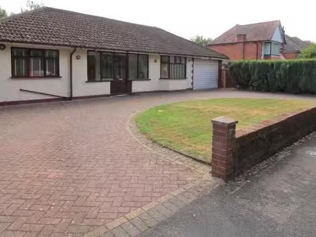 4 bedroom detached bungalow for rent in Greenland Road, Selly.
