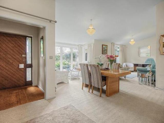 4 bedroom detached bungalow for rent in Davenant Road, Oxford, OX2