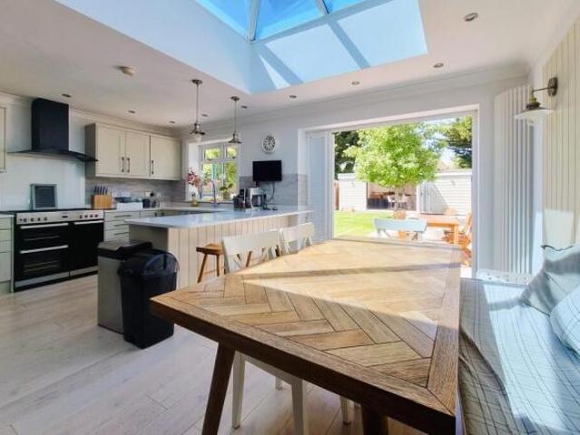 4 bedroom detached bungalow for rent in Drayton, Hampshire, PO6