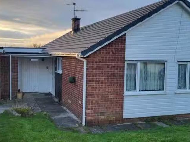 4 bedroom detached bungalow for rent in Hillside View, Brierfi.