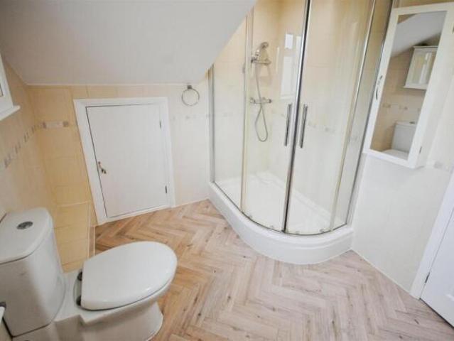 4 bedroom detached bungalow for rent in Mayflower Road, Park Street, St. Albans, AL2