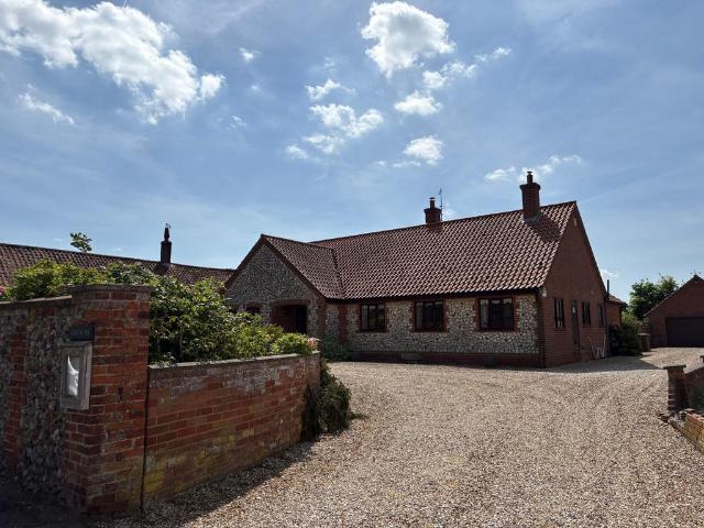 4 bedroom detached bungalow for sale